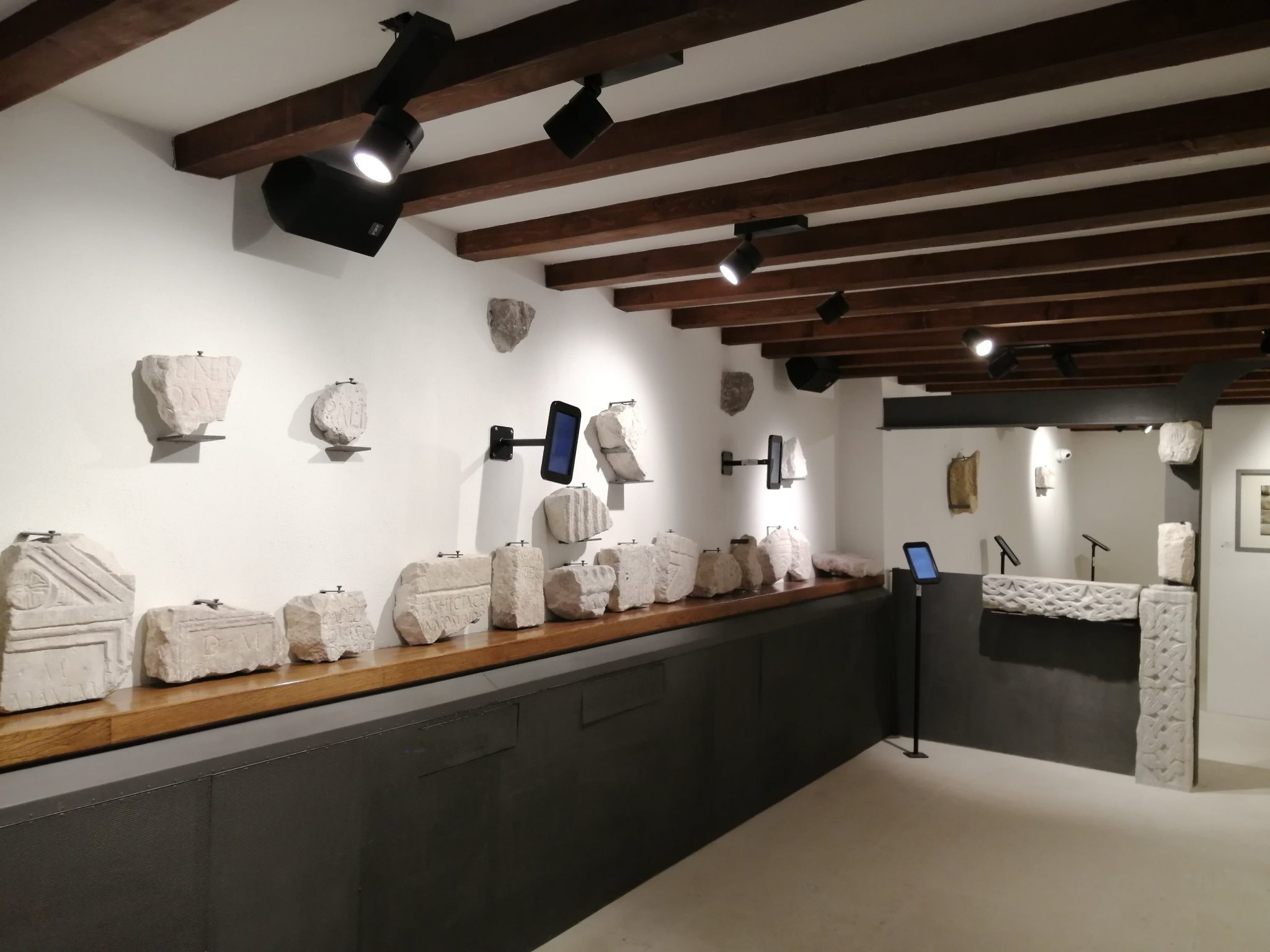 TVRĐAVA KLIS: Tko se kroz povijest IGRAO PRIJESTOLJA? • Travelina