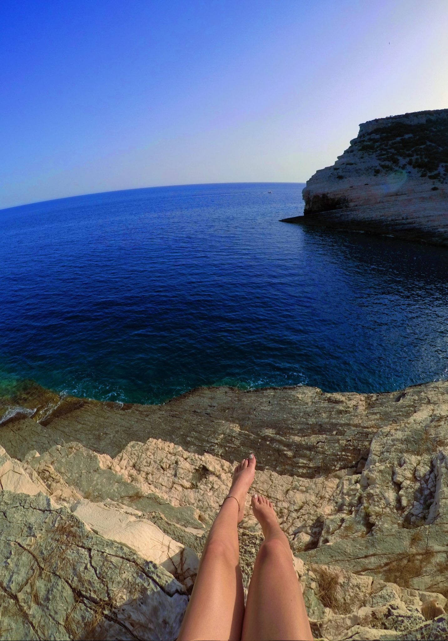 Uvala Pritišćina – kako do jedne od najljepših uvala na Visu • Travelina