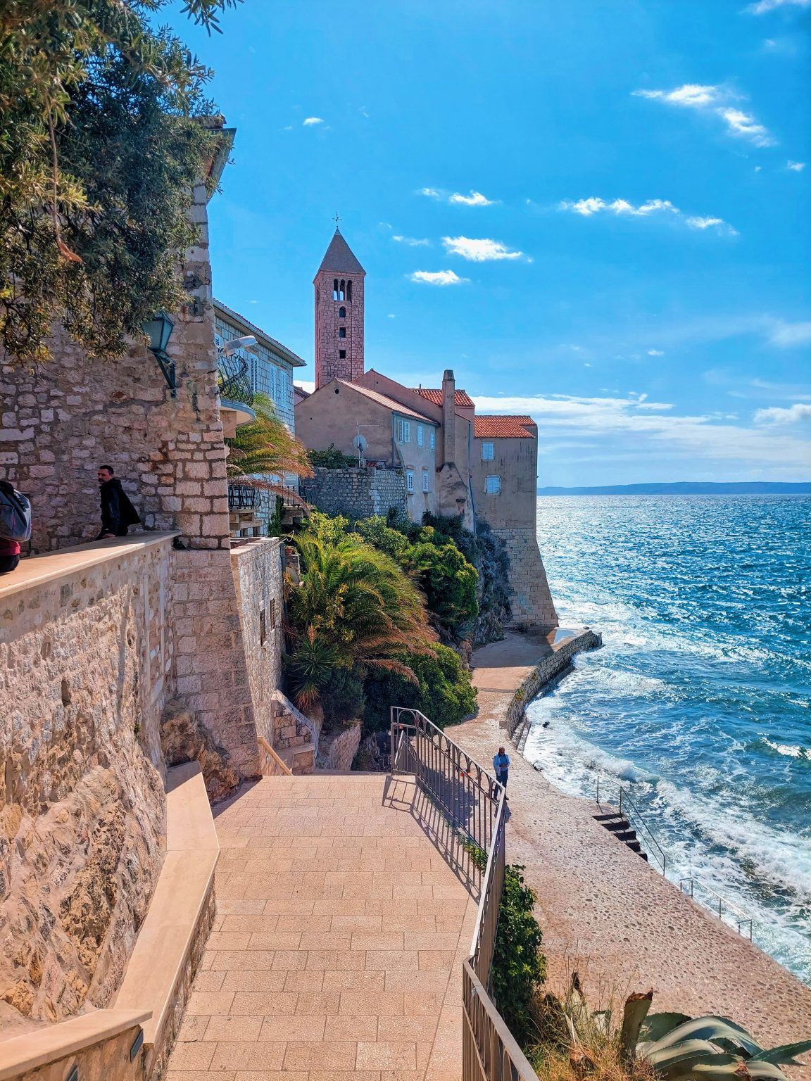 Otok RAB – otok sreće, pješčanih plaža, ukusnih torti i zavidne prirode ...