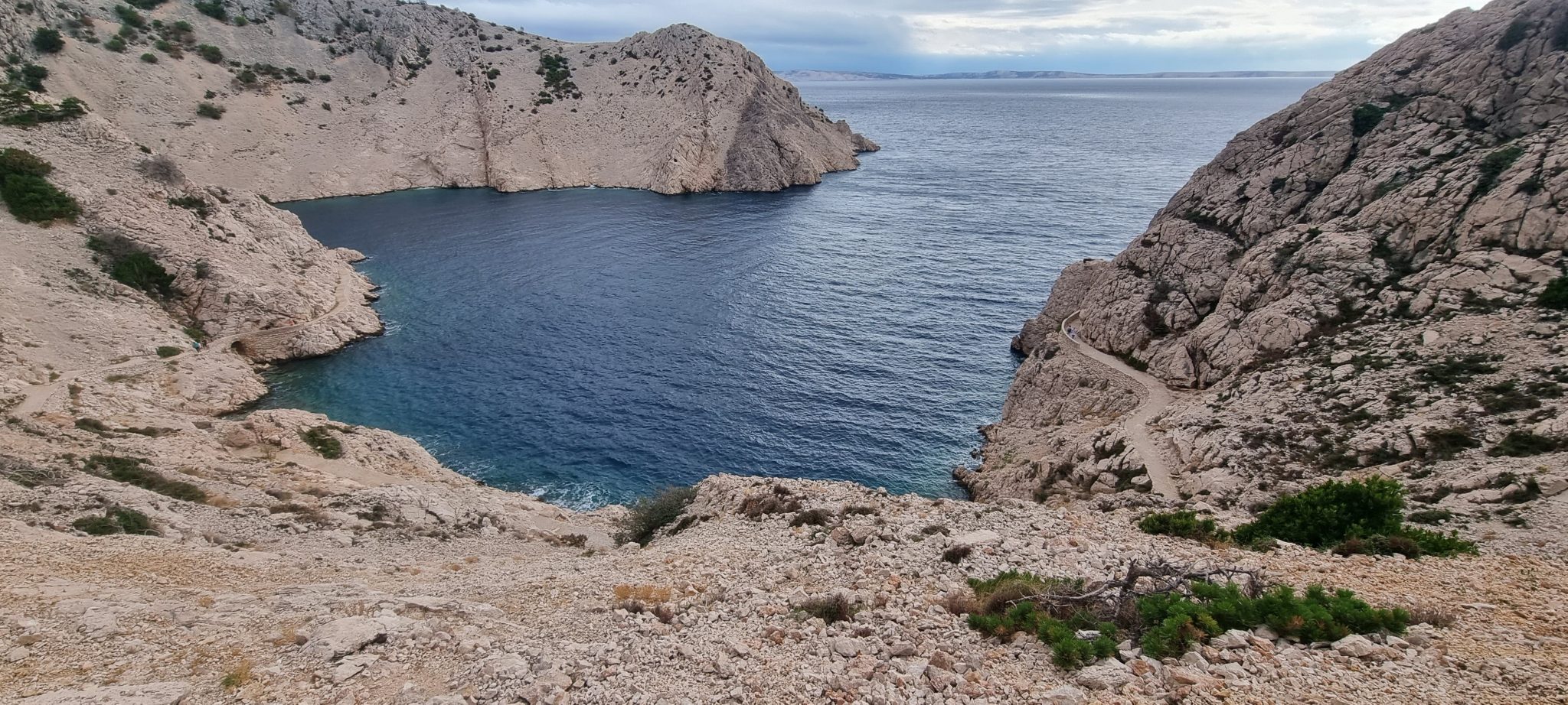 Uvala Zavratnica – kako do najljepše uvale Velebita • Travelina